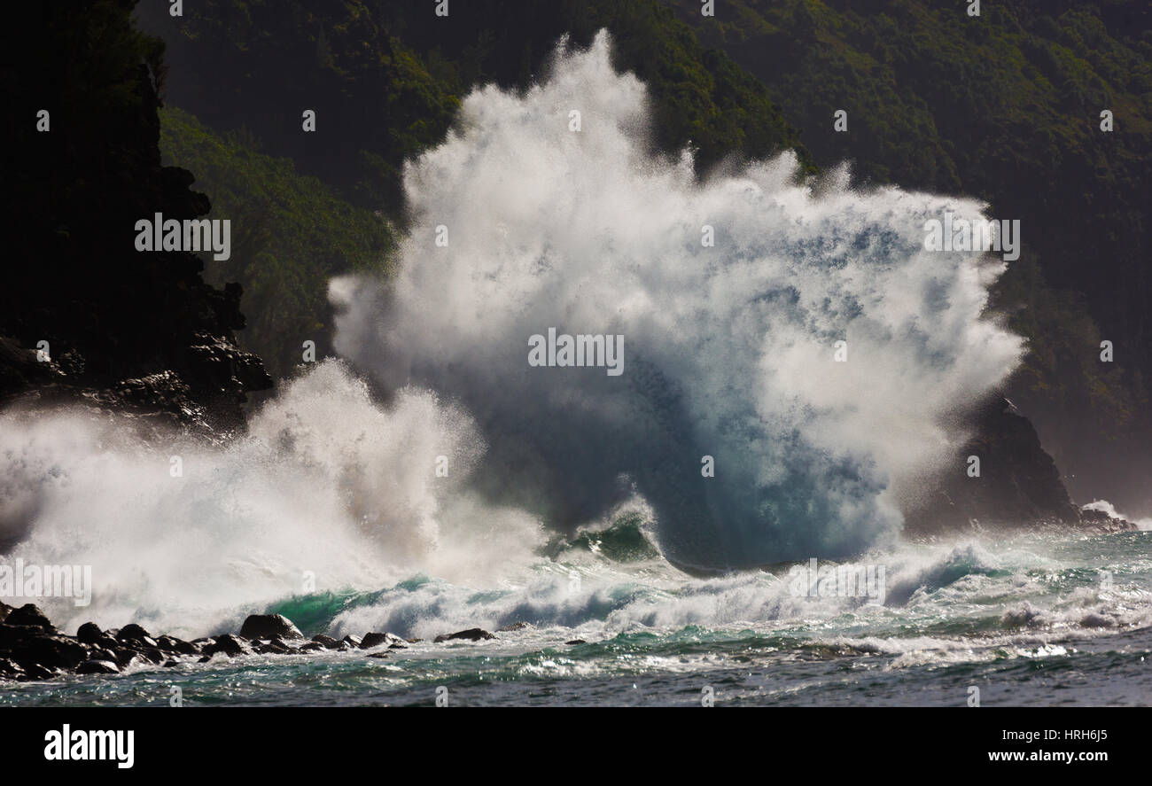 Ke'e Beach, Super Wave, Kauai, Hawaii Stock Photo - Alamy