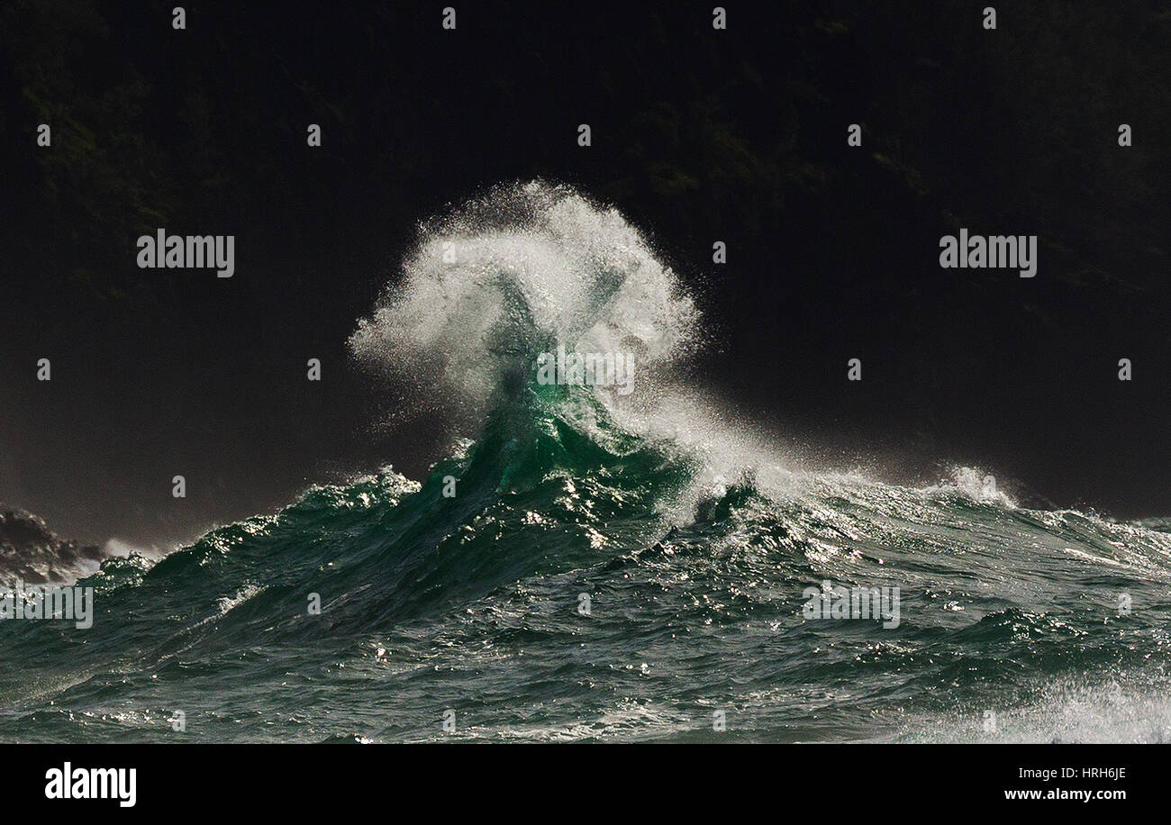 Ke'e Beach, Super Wave, Kauai, Hawaii Stock Photo - Alamy