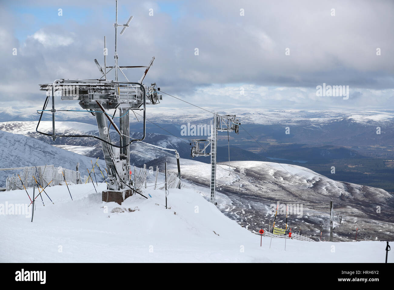 Cairngorm ski lift hi-res stock photography and images - Alamy