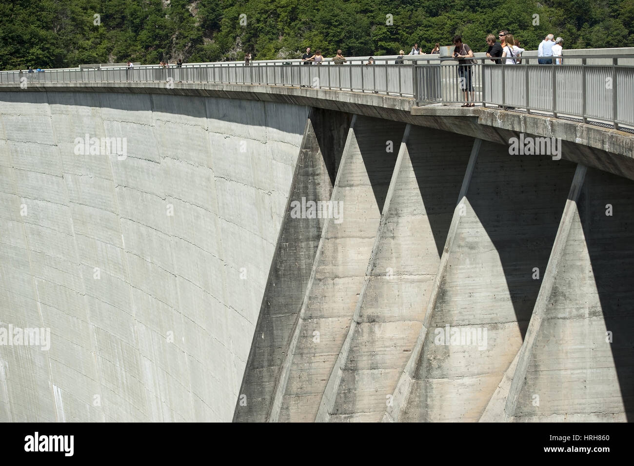 Staumauer verzasca hi-res stock photography and images - Alamy