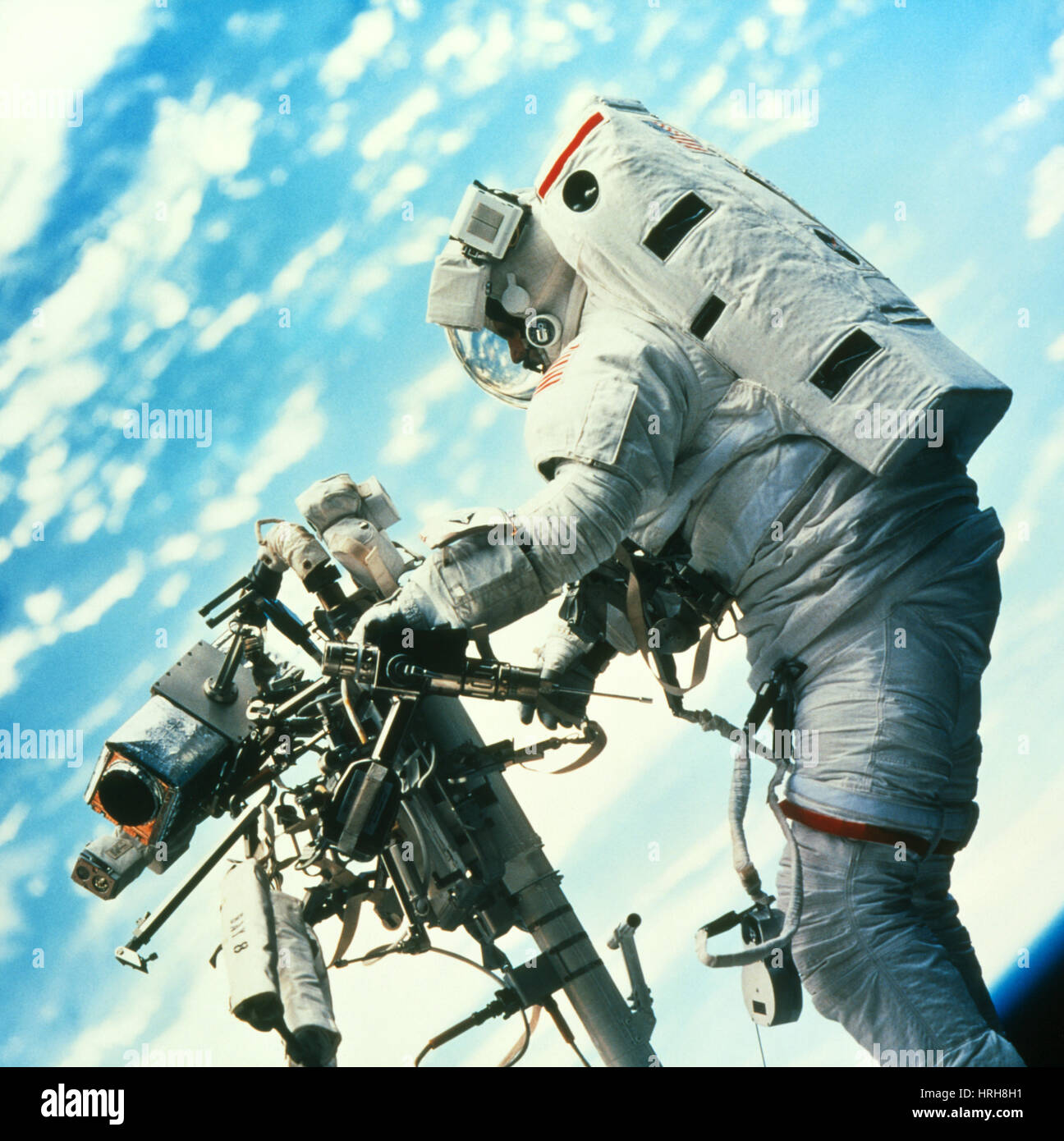 STS-103, Astronaut Smith Spacewalk, 1999 Stock Photo - Alamy