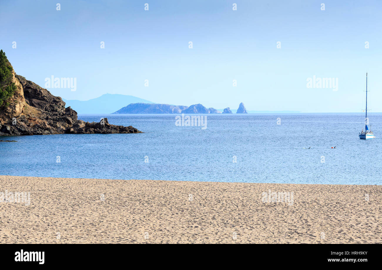 Beach at Sa Riera, Costa Brava, Spain Stock Photo - Alamy