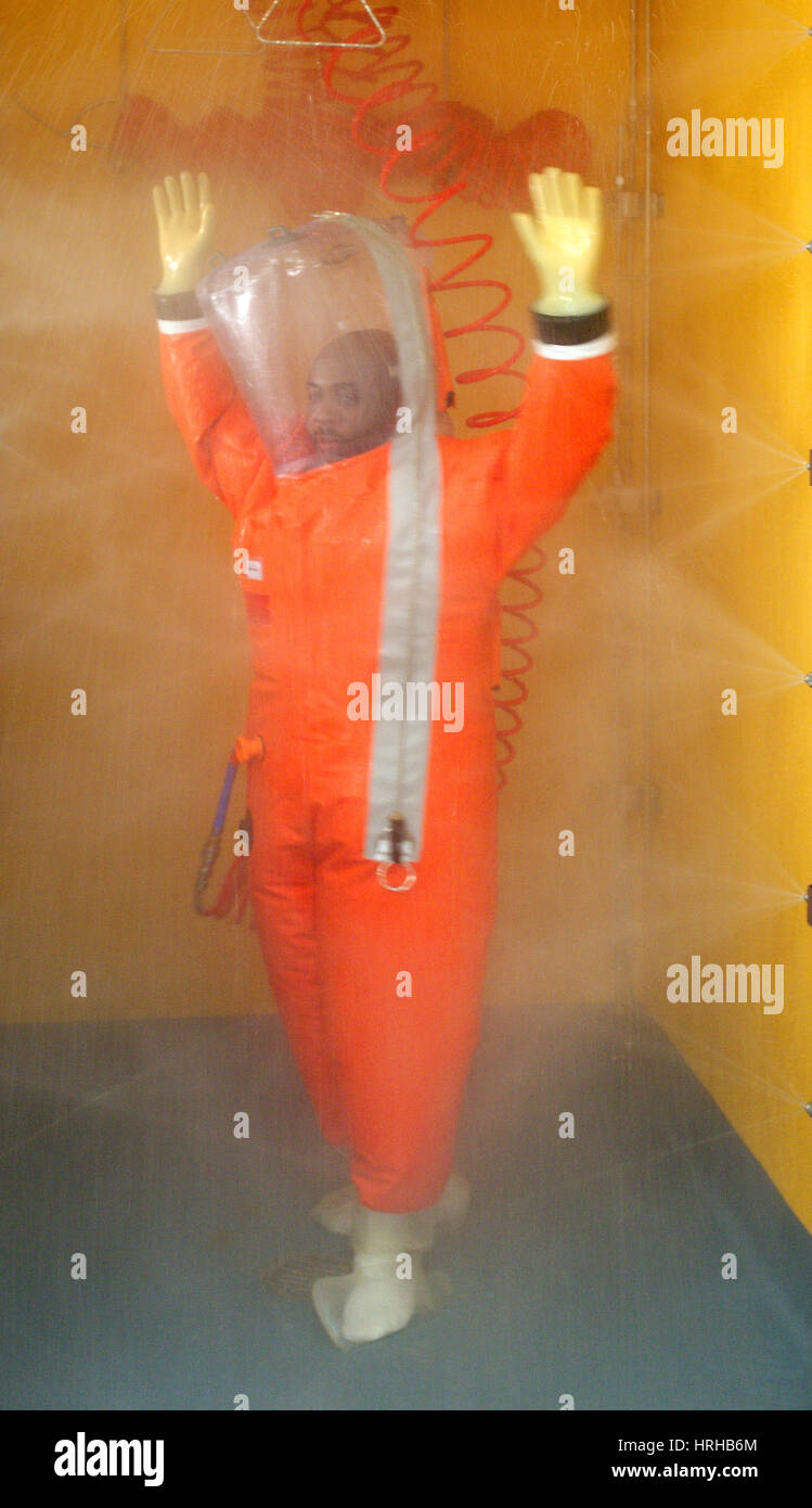 Biosafety level 4 laboratory hi-res stock photography and images - Alamy