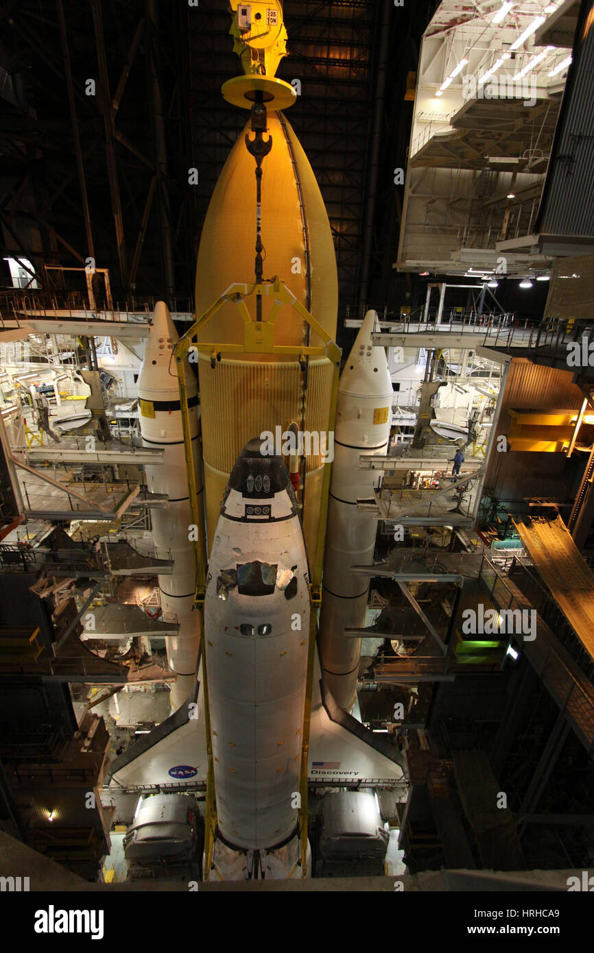 STS-131, Space Shuttle Discovery, 2010 Stock Photo - Alamy