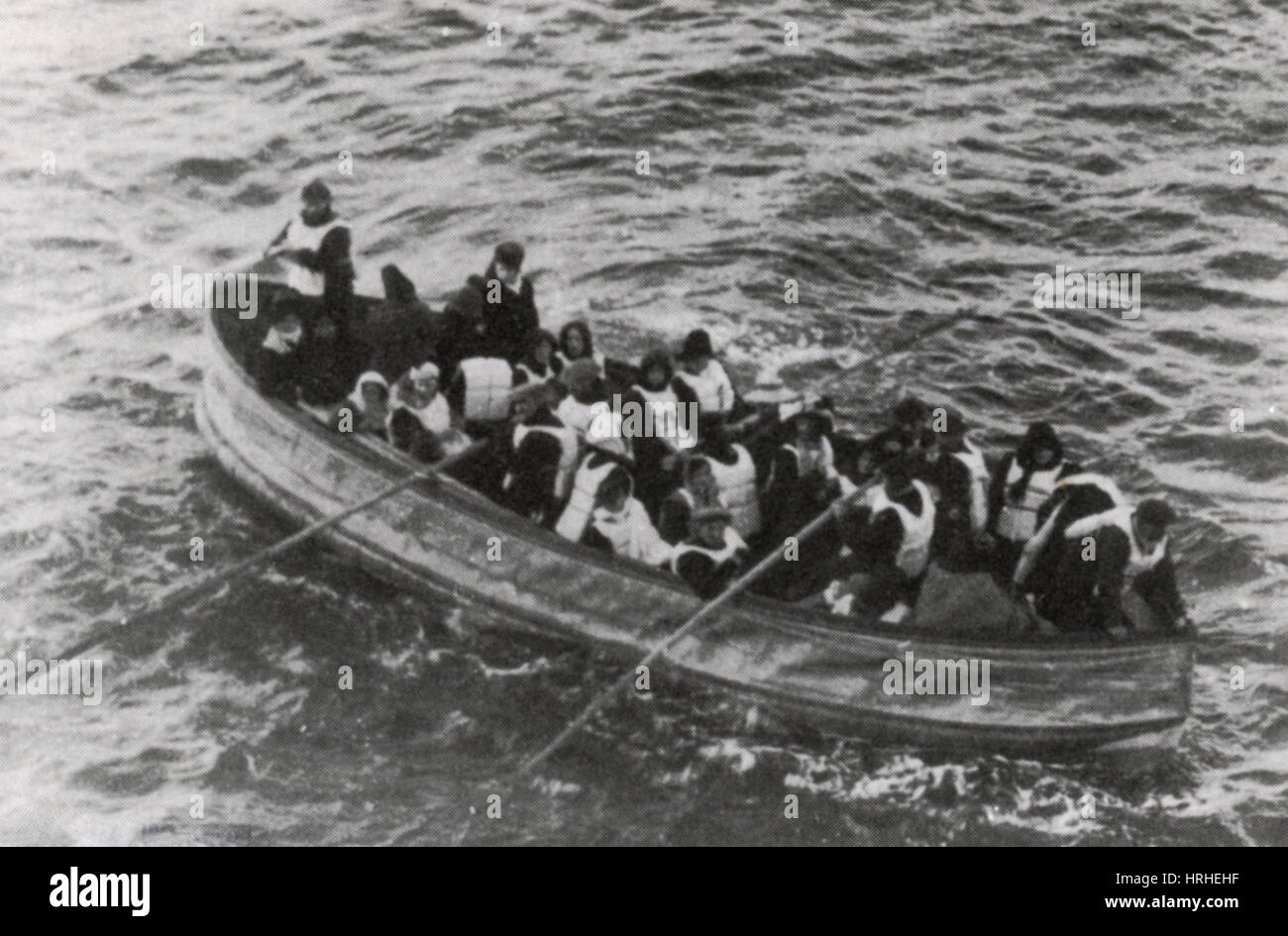 Titanic lifeboat hi-res stock photography and images - Alamy