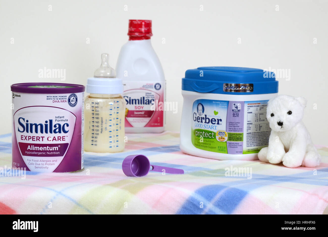 Baby formulas hi-res stock photography and images - Alamy
