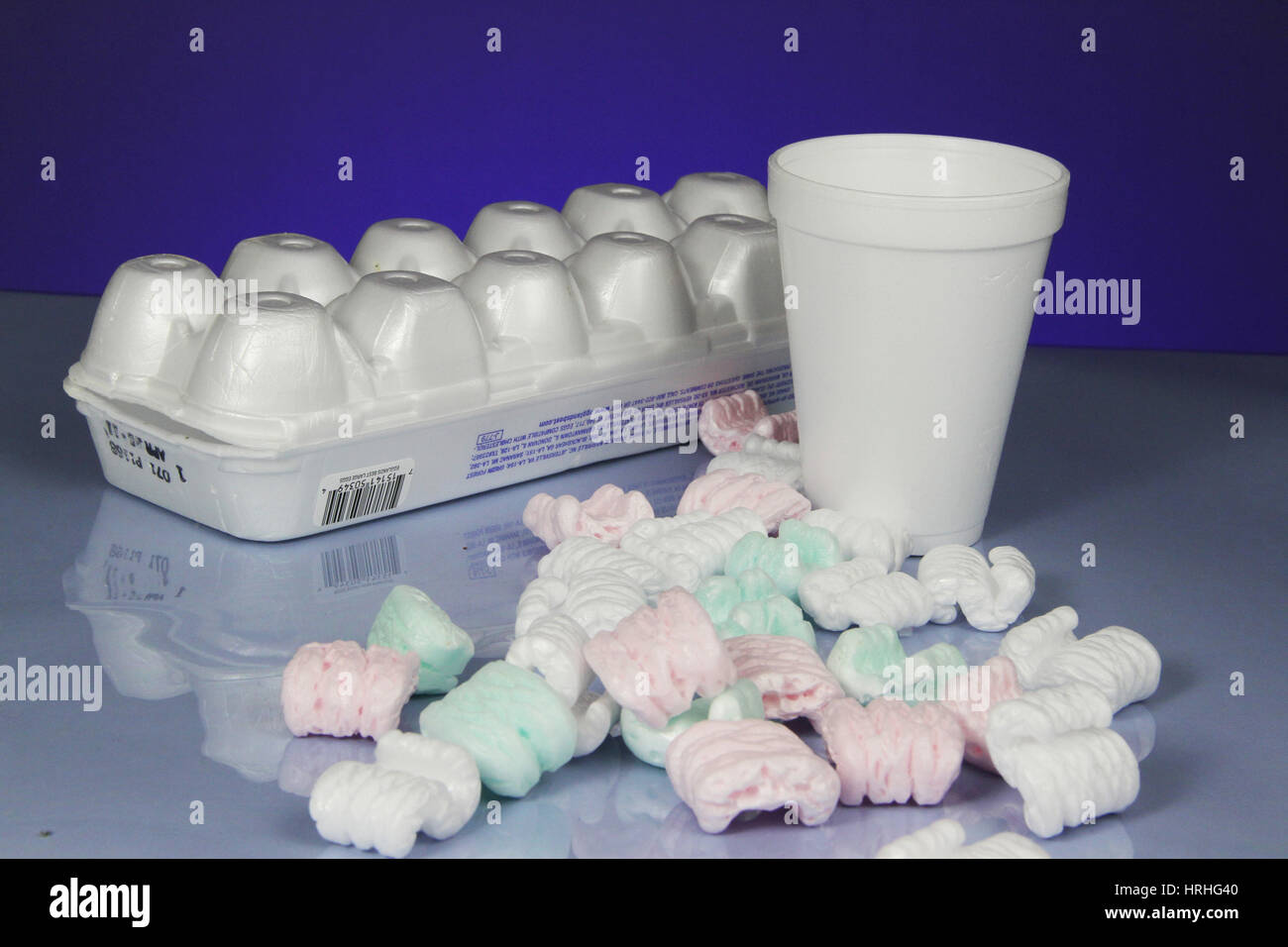 Polystyrene peanuts packing material hi-res stock photography and ...