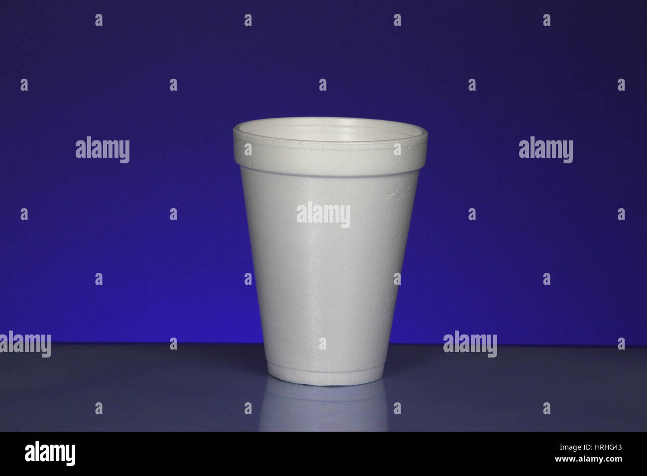 Polystyrene drinking cup hi-res stock photography and images - Alamy