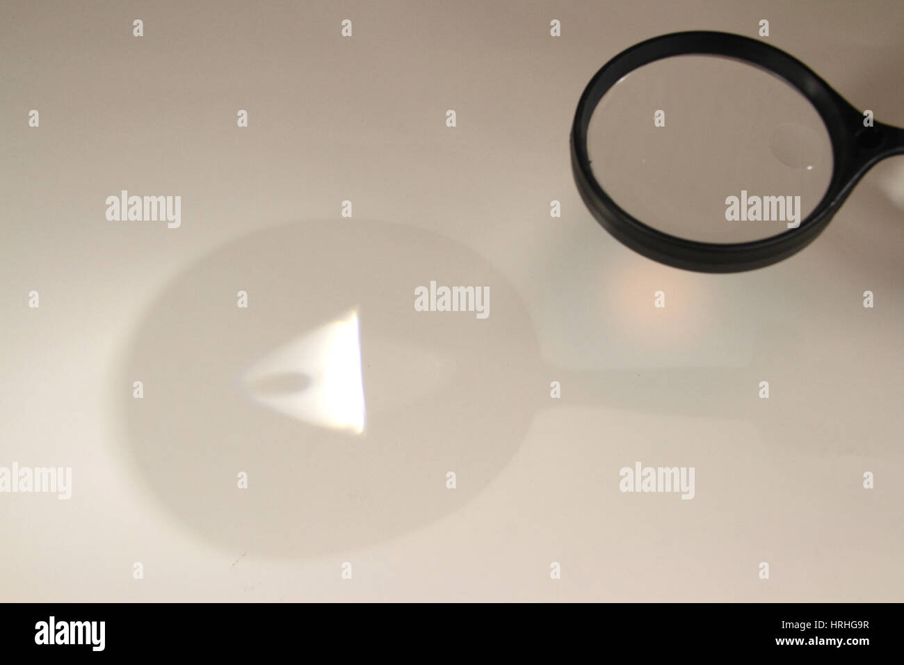 Magnifying glass focusing light hi-res stock photography and images - Alamy