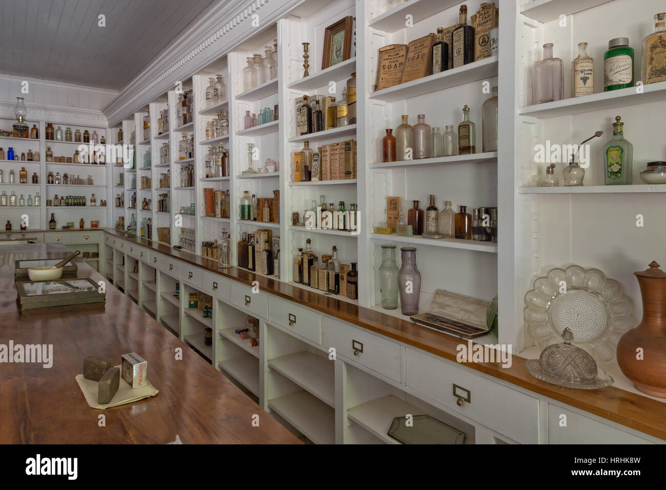Drug store 19th century hi-res stock photography and images - Alamy