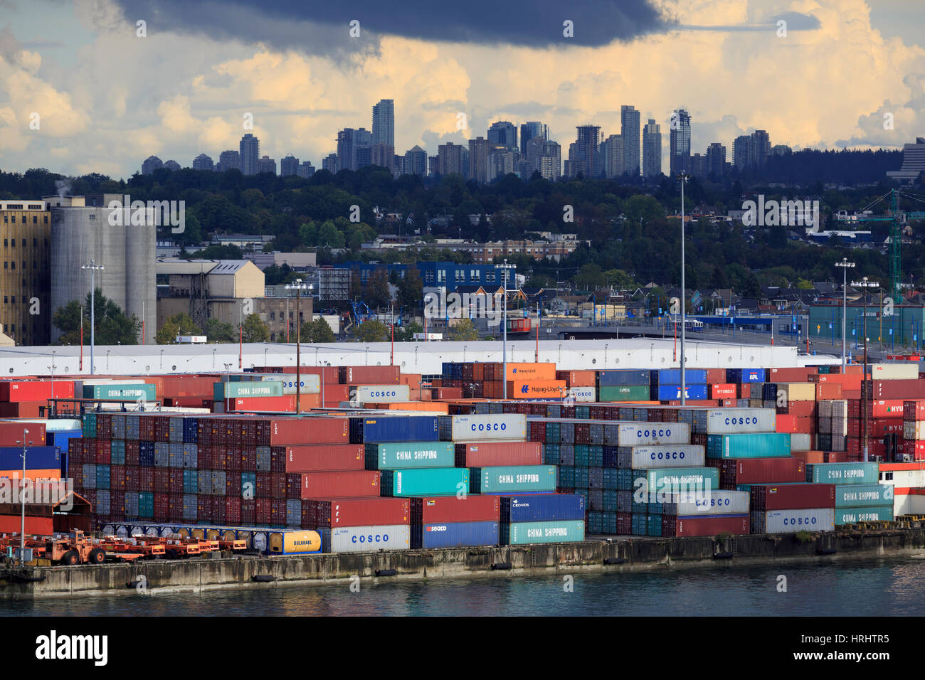 British container port hi-res stock photography and images - Alamy