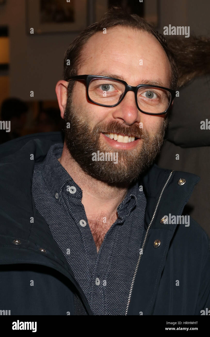 Premiere 'Ganzkörpereinsatz' at Hamburger Kammerspiele Featuring ...