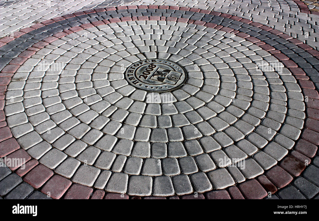 Circle pattern stone block paving hi-res stock photography and images ...