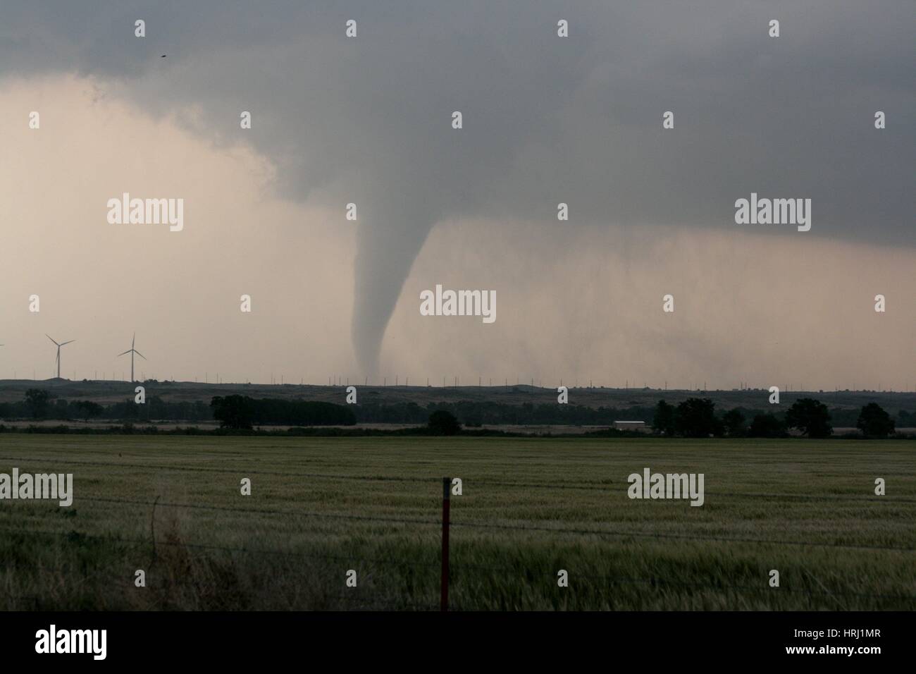 Tornado funnel cloud hi-res stock photography and images - Alamy