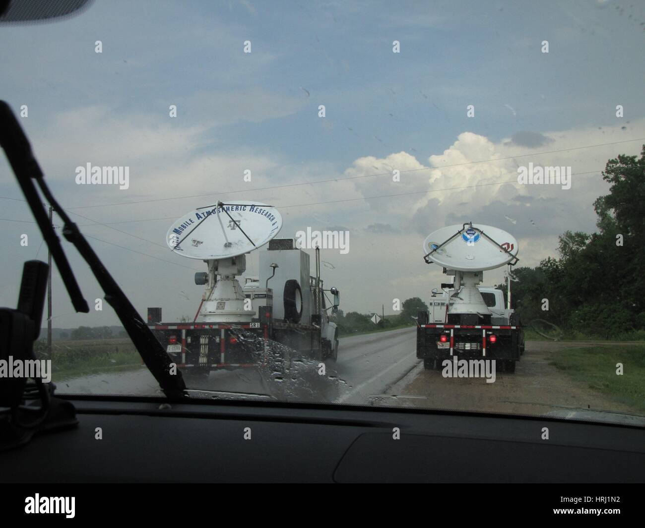 Weather radar truck hi-res stock photography and images - Alamy