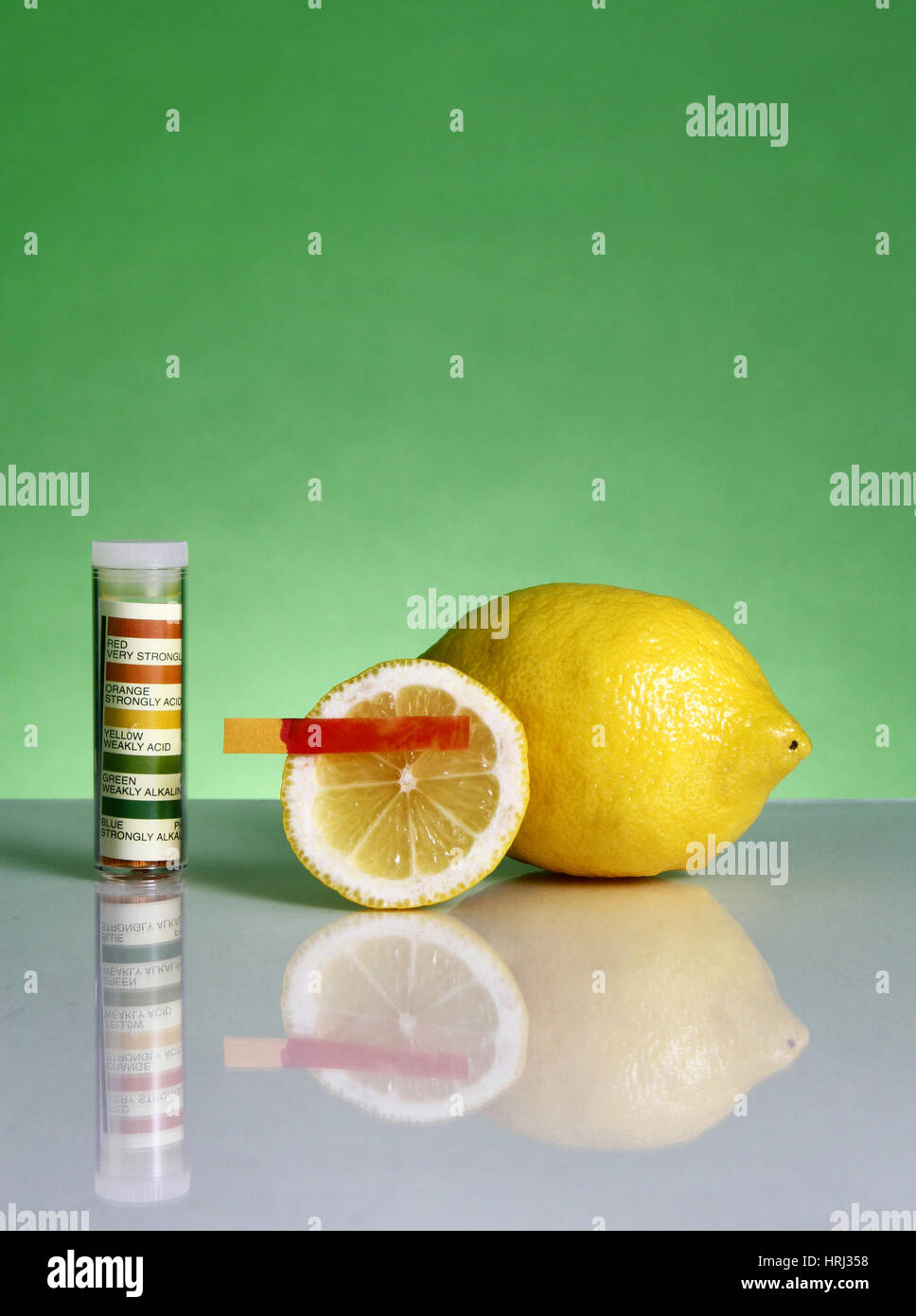 Litmus paper test hi-res stock photography and images - Alamy