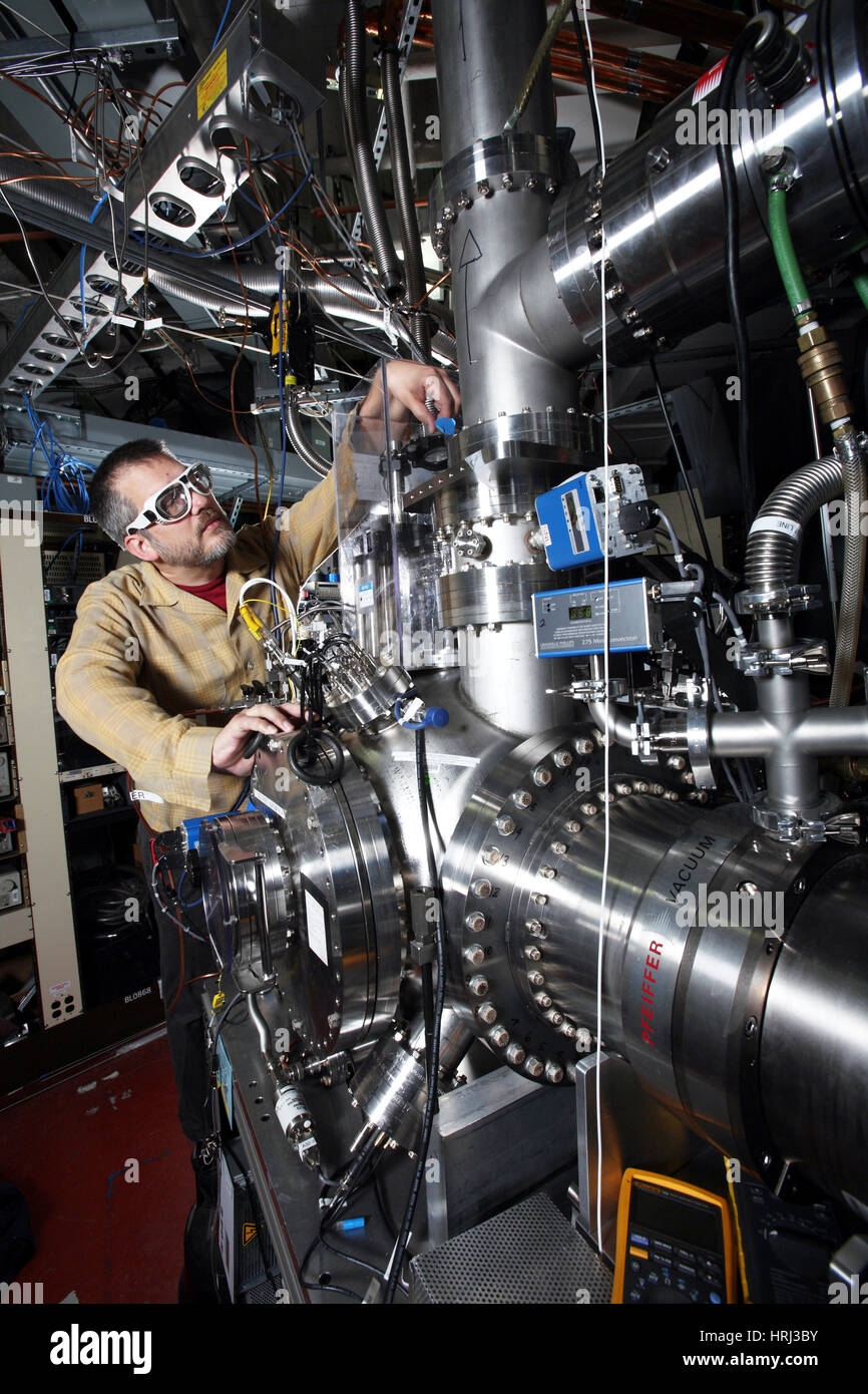 Kinetics reactor hi-res stock photography and images - Alamy