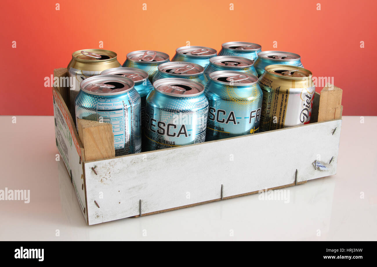 Recycling aluminum soda cans hi-res stock photography and images - Alamy