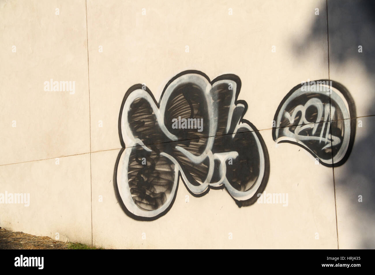 Graffiti tagging street art hi-res stock photography and images - Alamy
