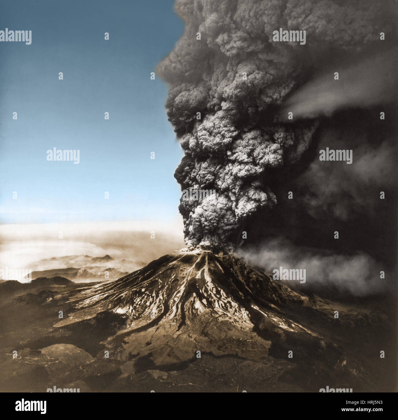 Eruption at mt. saint helens historic hi-res stock photography and ...