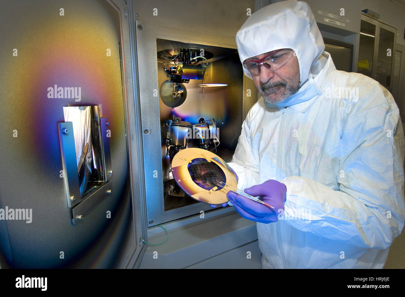 Nanofabrication hi-res stock photography and images - Alamy