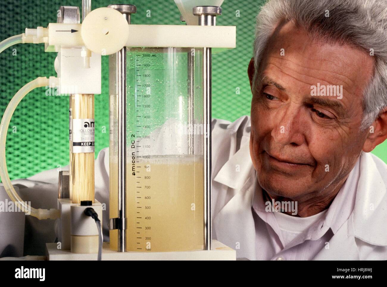 Enzyme extraction hi-res stock photography and images - Alamy