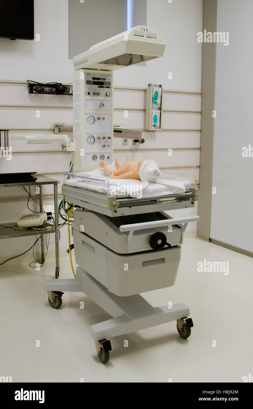 Neonatal Warming Table in a Simulated Medical Center Stock Photo - Alamy