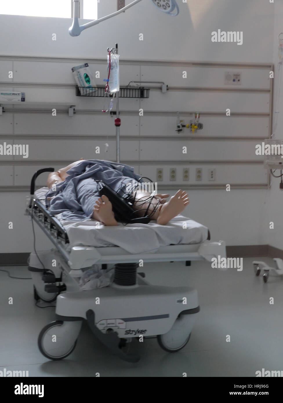 Medical simulation mannequin hi-res stock photography and images - Alamy