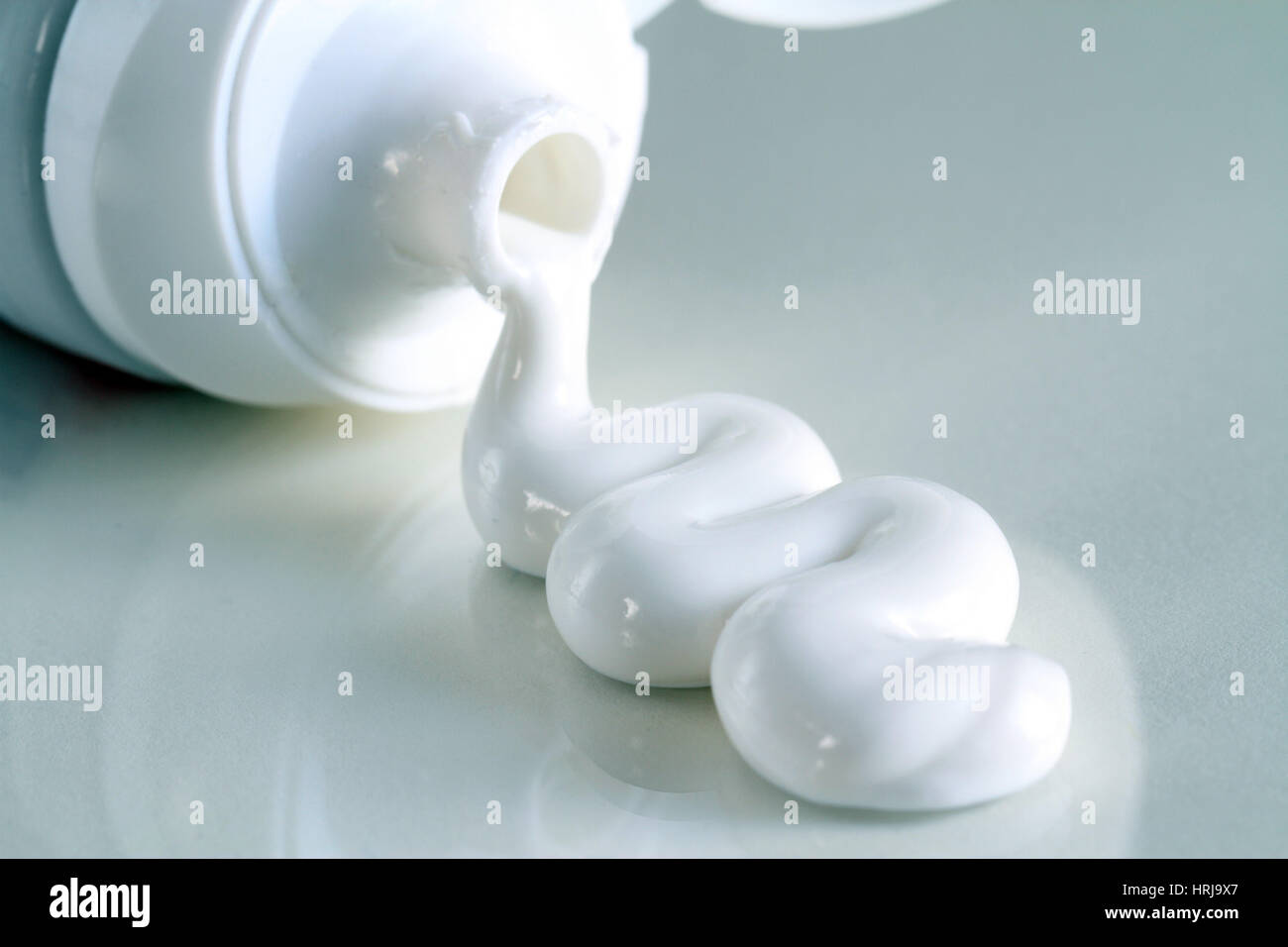 Tooth paste tube hi-res stock photography and images - Alamy