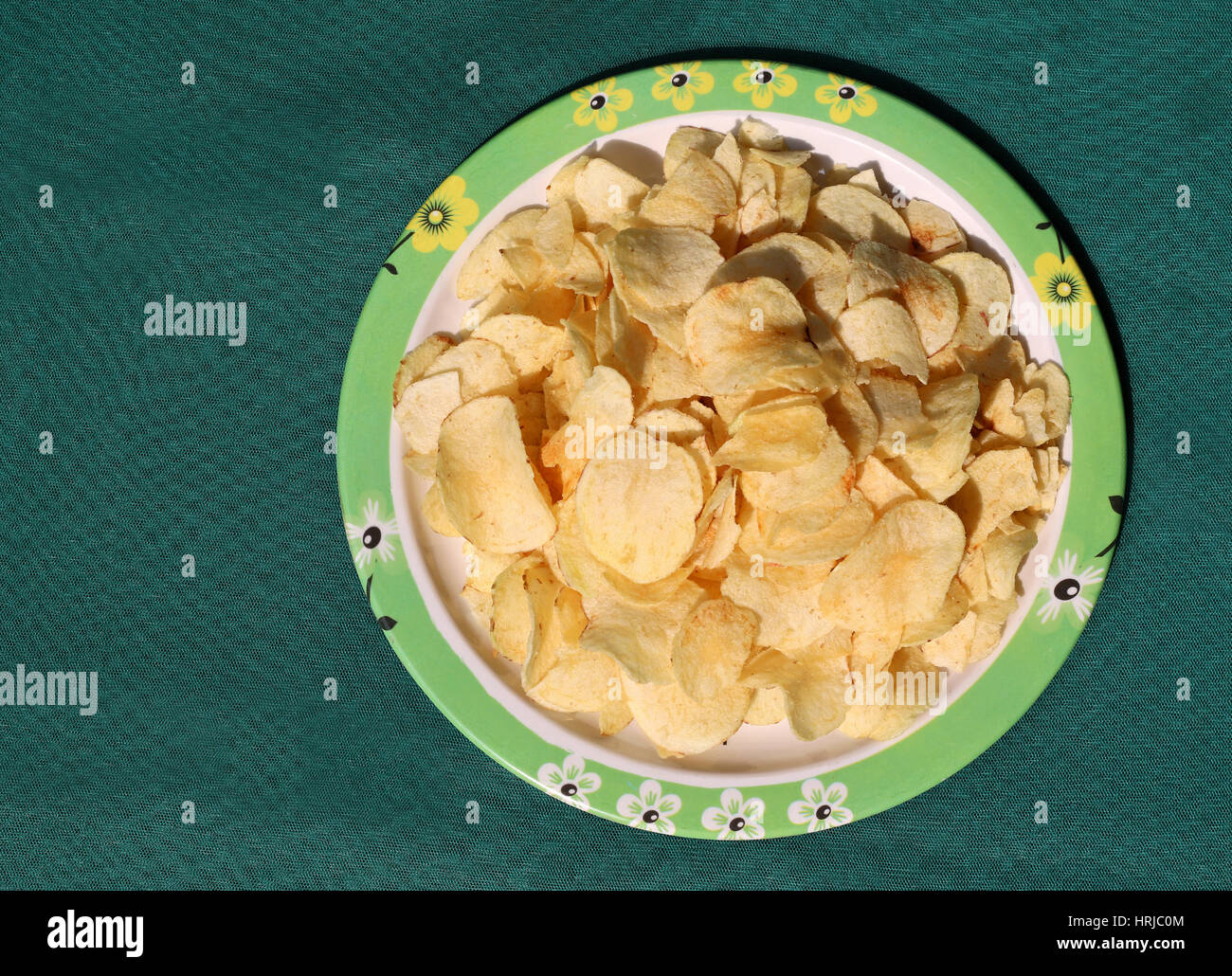 Potato wafer hi-res stock photography and images - Alamy