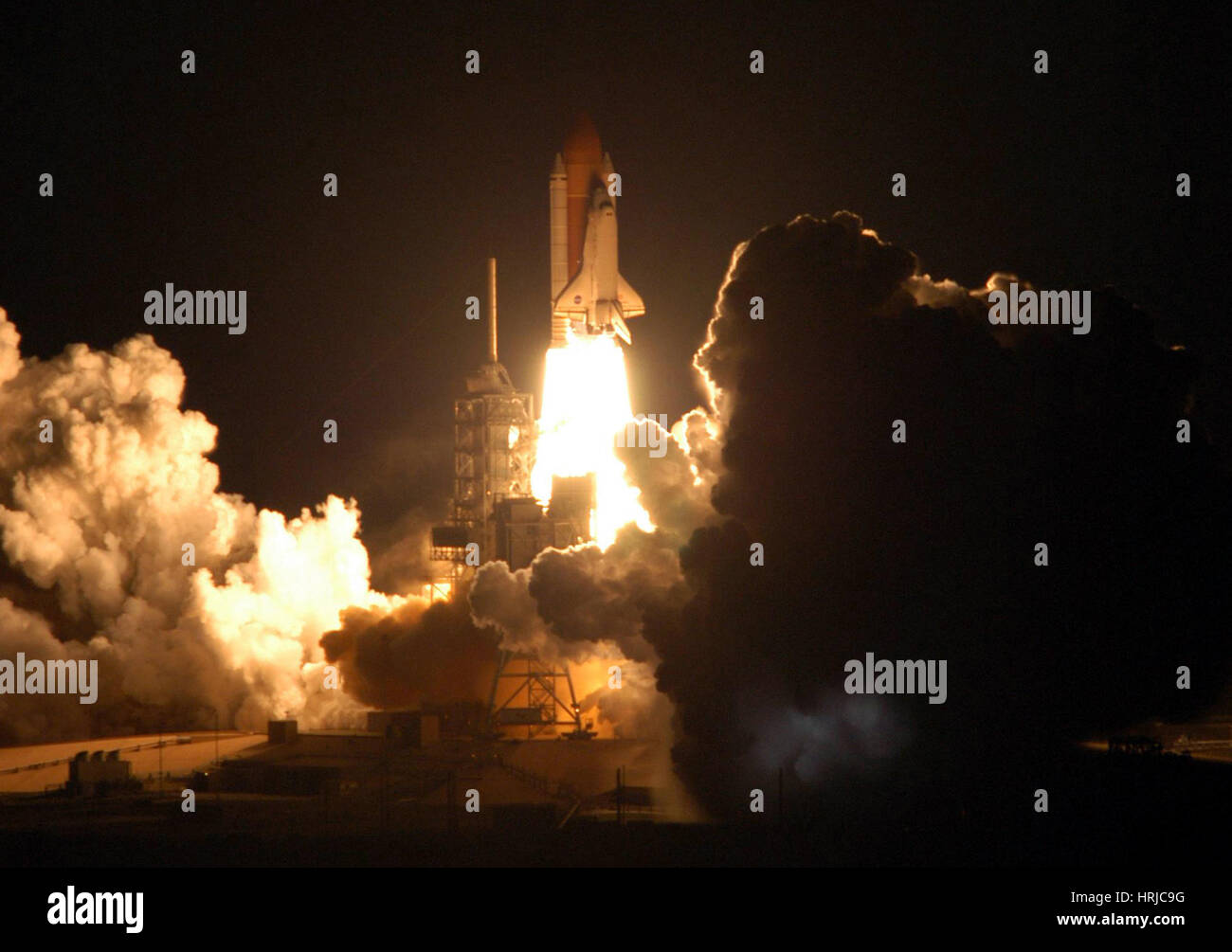 Discovery launch 2006 hi-res stock photography and images - Alamy