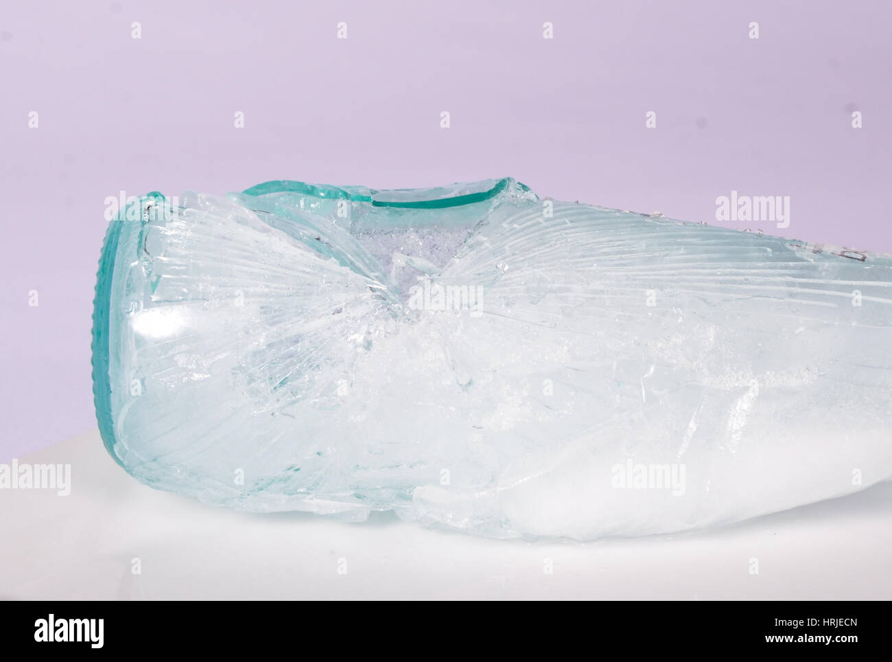 Freezing and water expanding hi-res stock photography and images - Alamy
