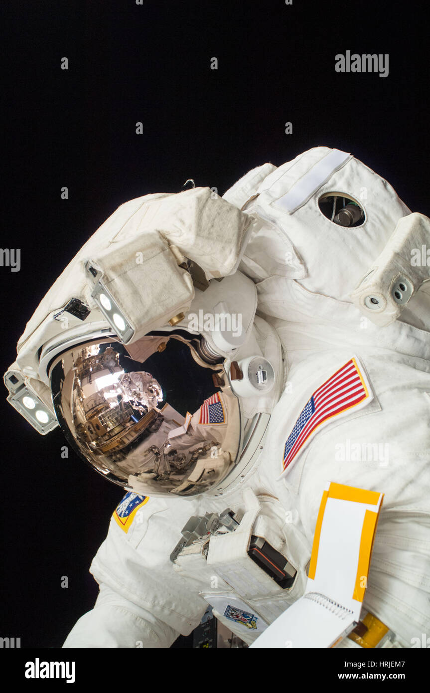 ISS Expedition 38 Spacewalk Stock Photo - Alamy