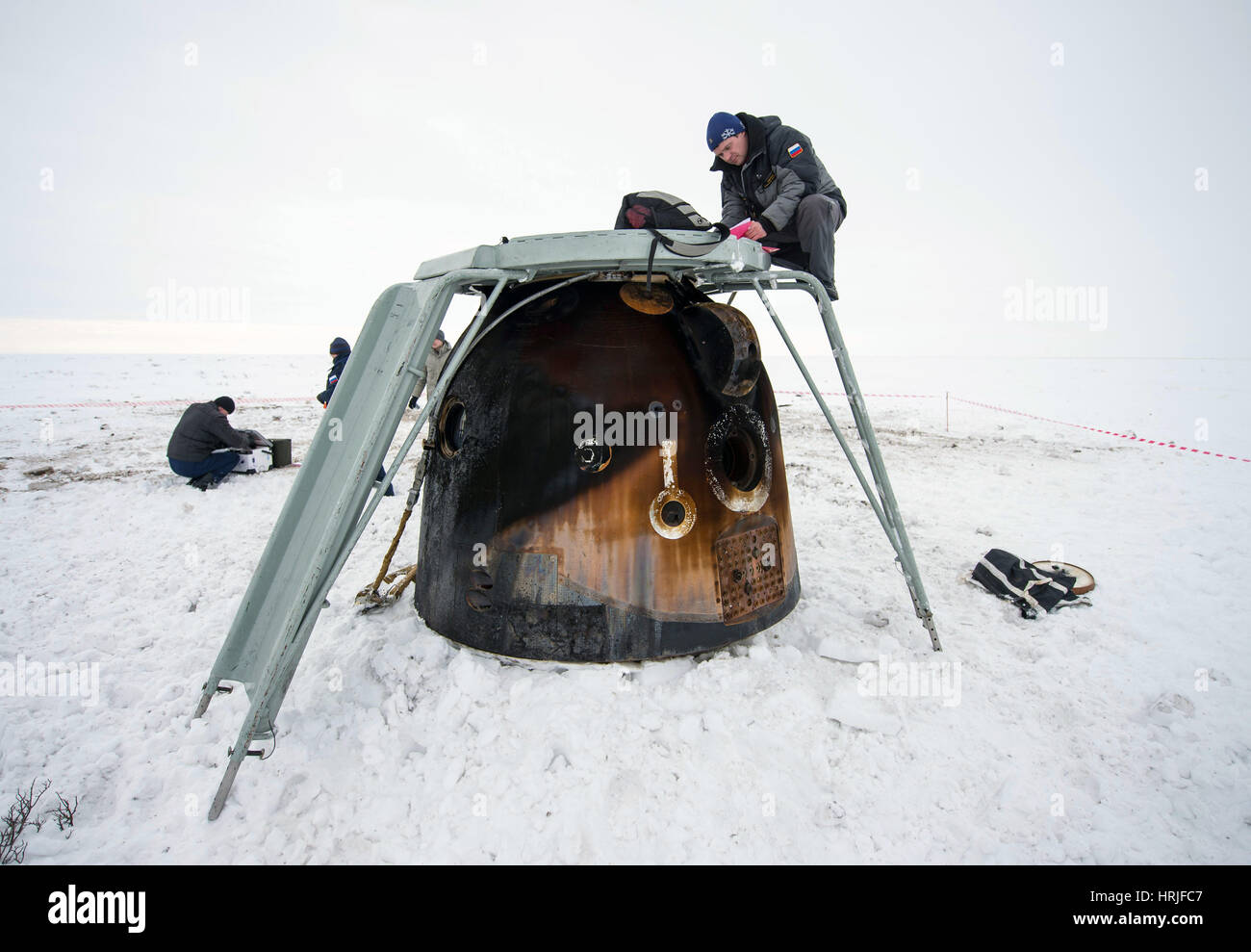 Entry landing nasa space hi-res stock photography and images - Alamy