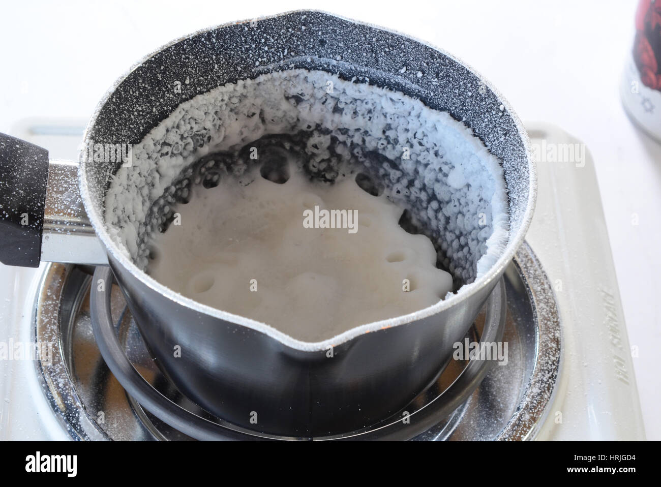 Boiling Salt Water In A Pot