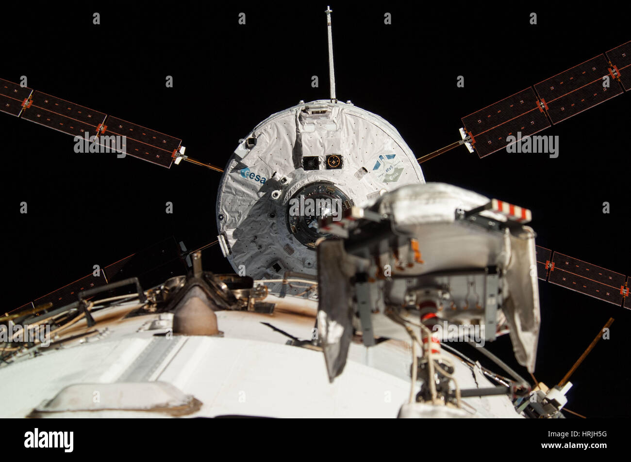 Automated Transfer Vehicle Approaches ISS Stock Photo - Alamy