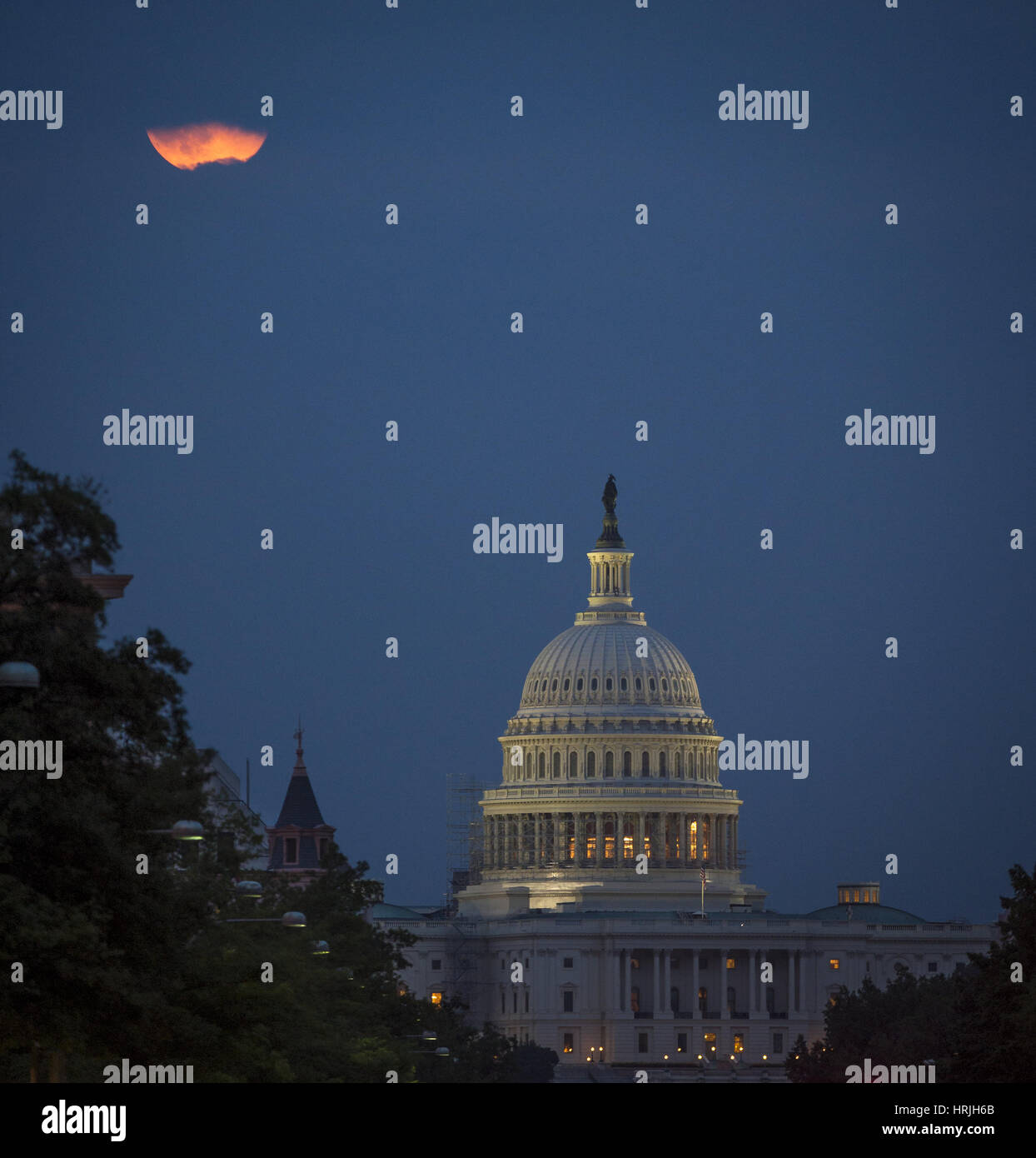 Supermoon over Washington, DC Stock Photo - Alamy