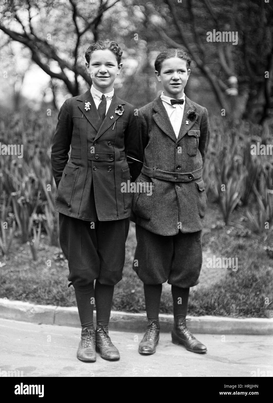 Twins children 1920s hi-res stock photography and images - Alamy