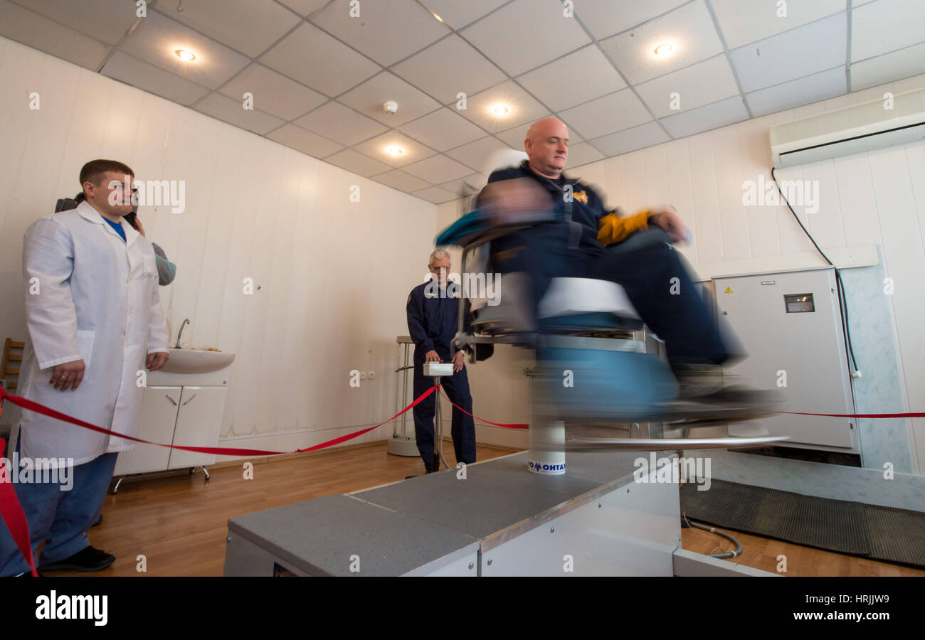 Iss crew training hi-res stock photography and images - Alamy