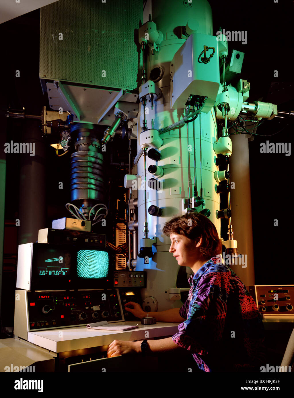 Atomic resolution microscope hi-res stock photography and images - Alamy