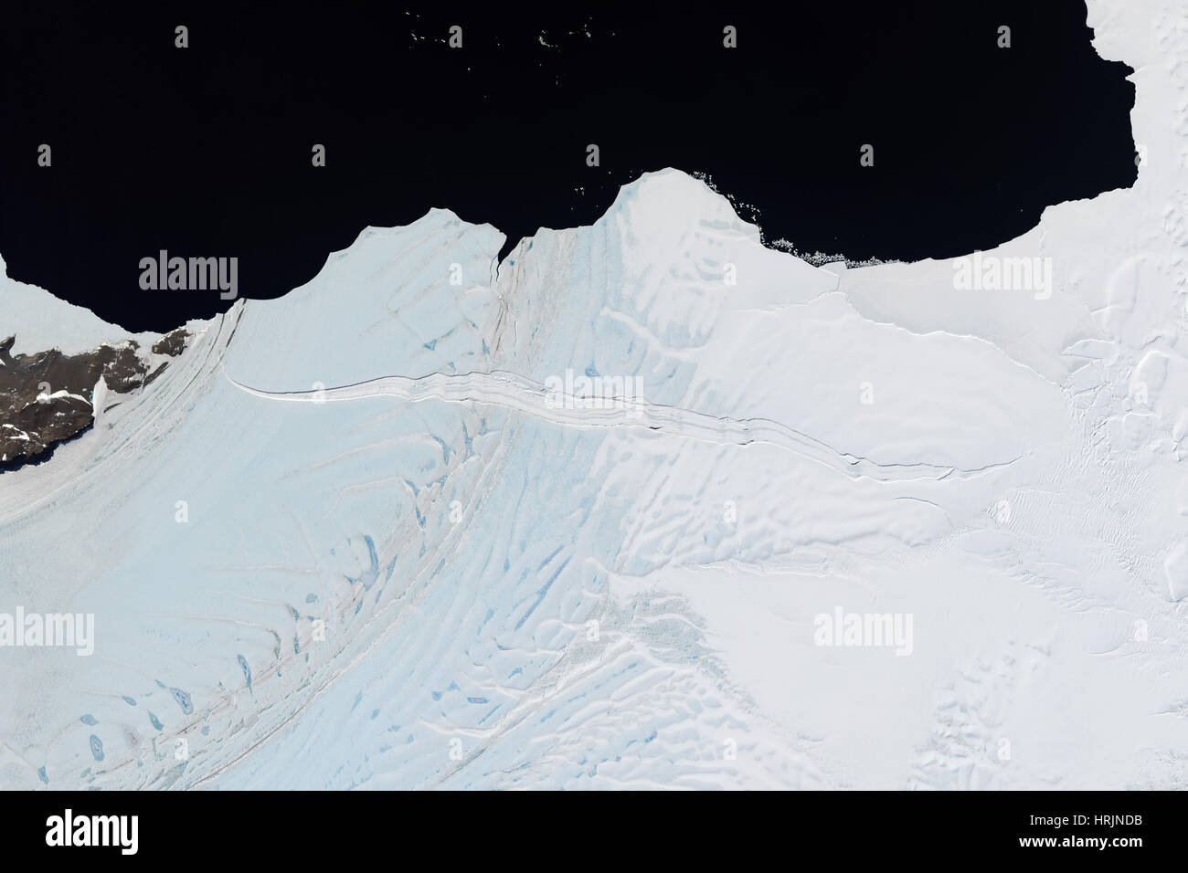 Crack in Antarctica Ice Shelf Stock Photo - Alamy