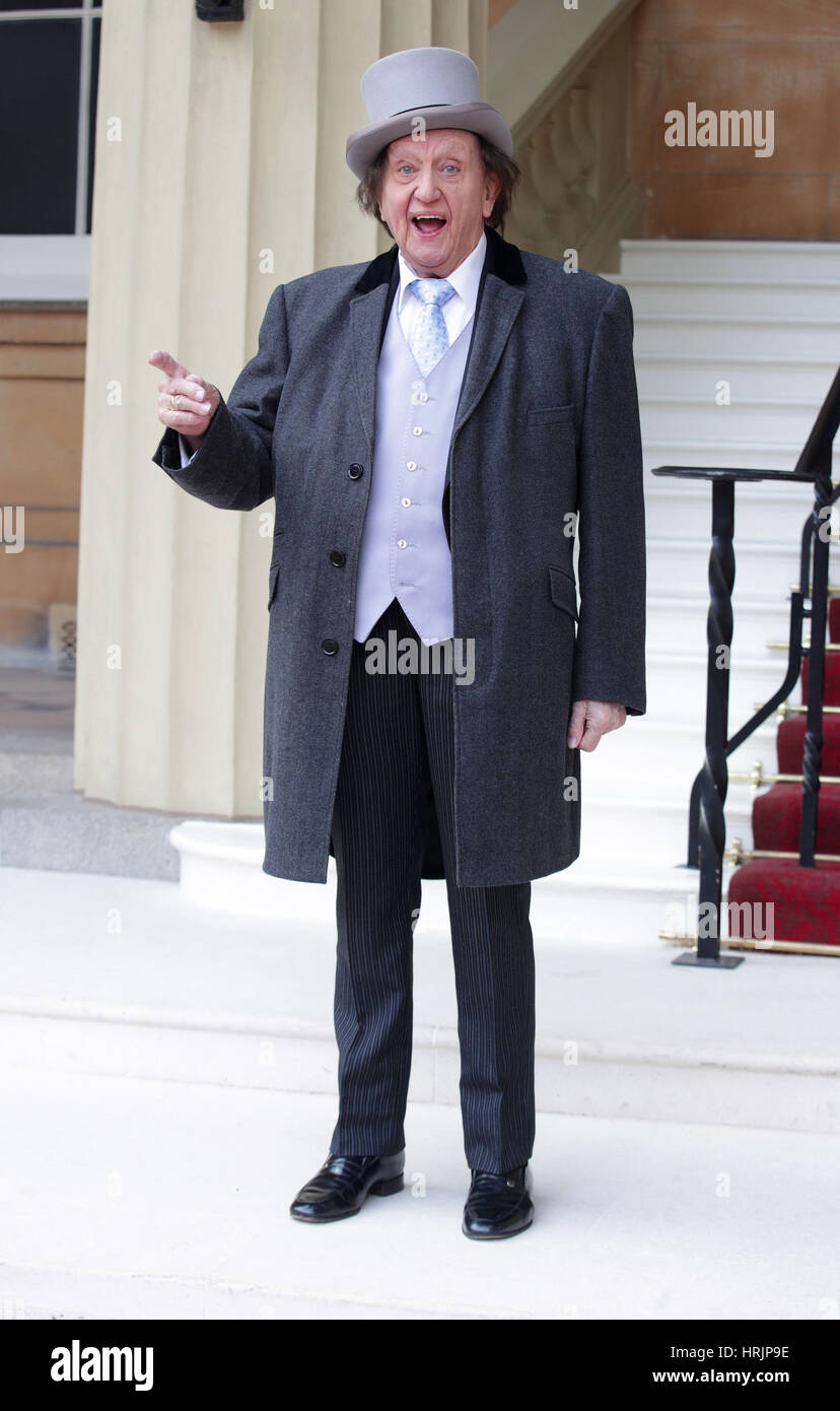 Veteran comedian Sir Ken Dodd arrives at Buckingham Palace, in London ...