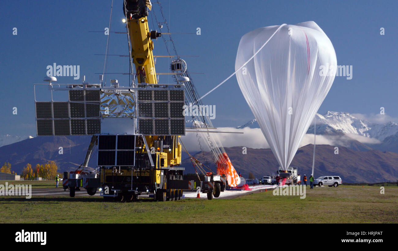 Super Pressure Balloon Launch Stock Photo - Alamy