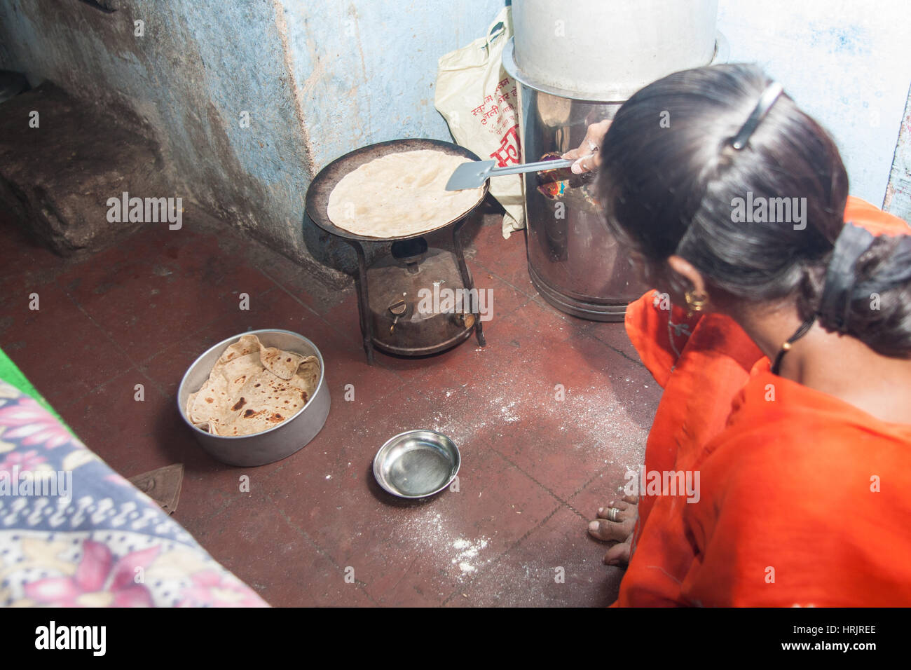 Poor family in basic hi-res stock photography and images - Alamy