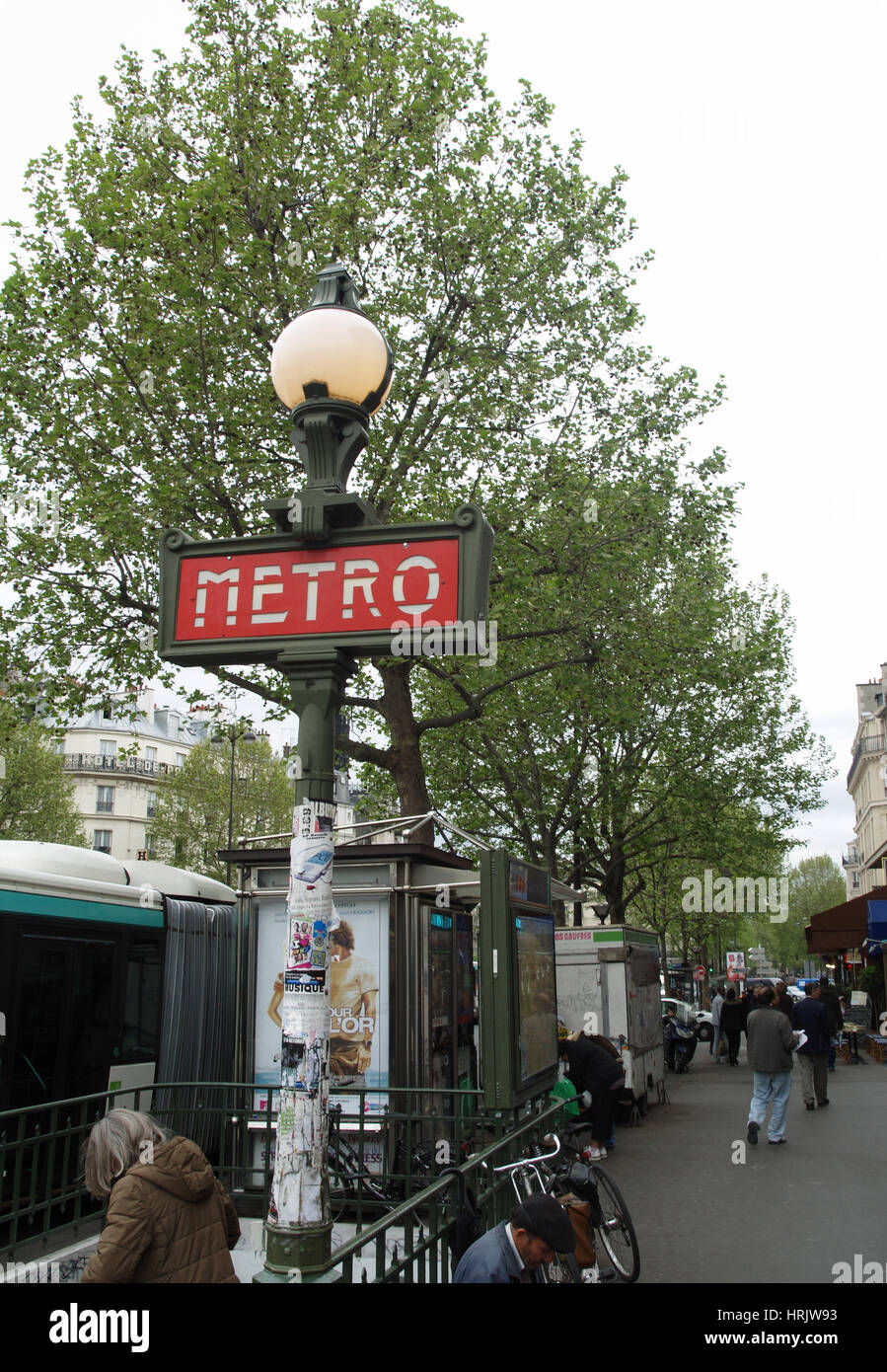 Signage at Paris Metro Station at Gare De L'Est, Paris, France Stock ...