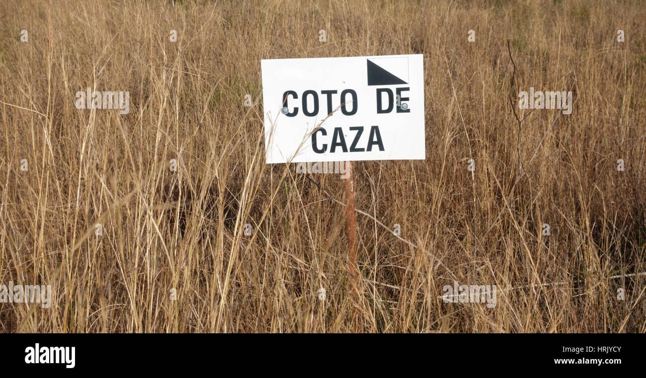 Spanish hunting reserve sign Stock Photo - Alamy