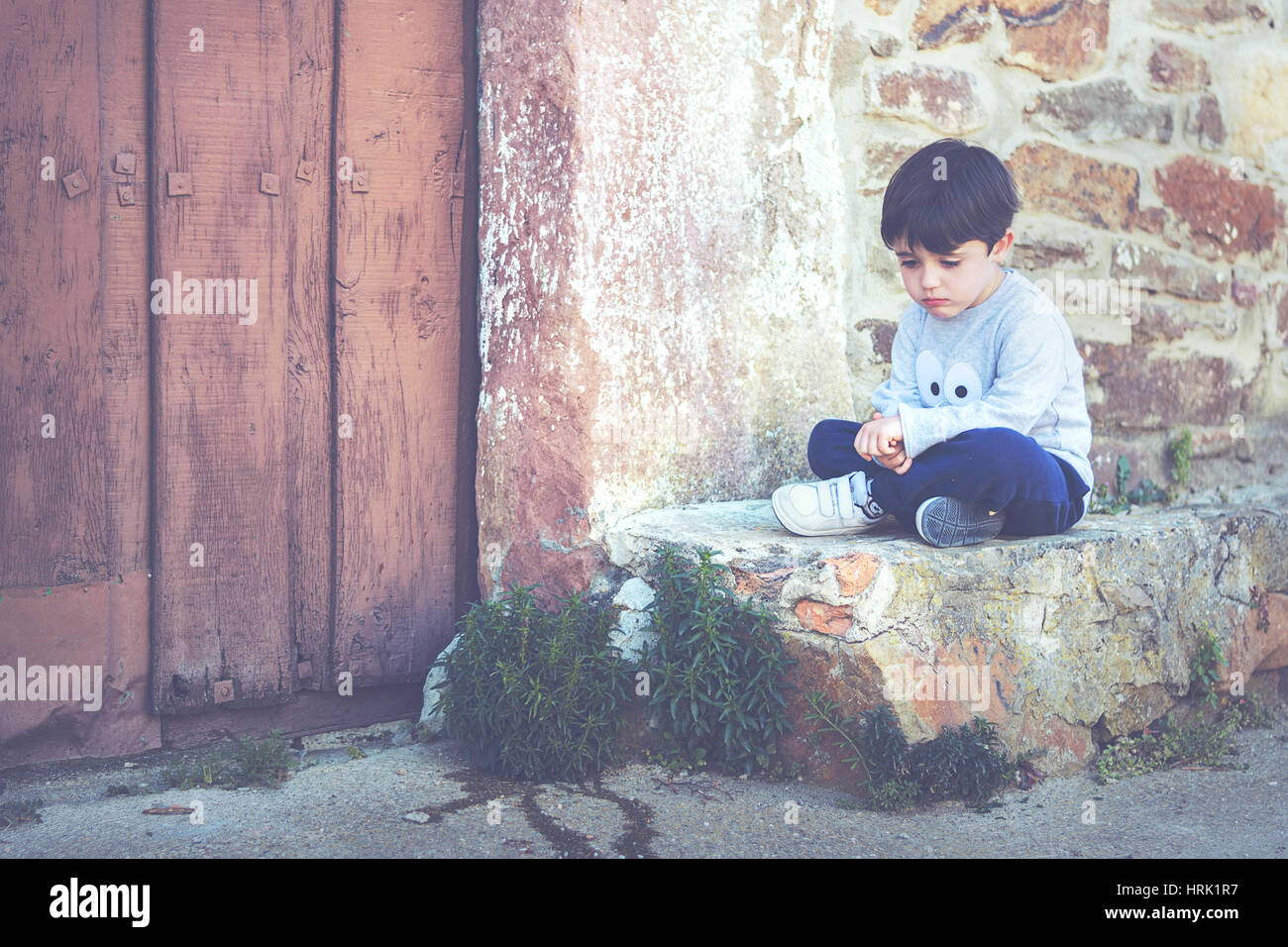 Sad child school wait hi-res stock photography and images - Alamy