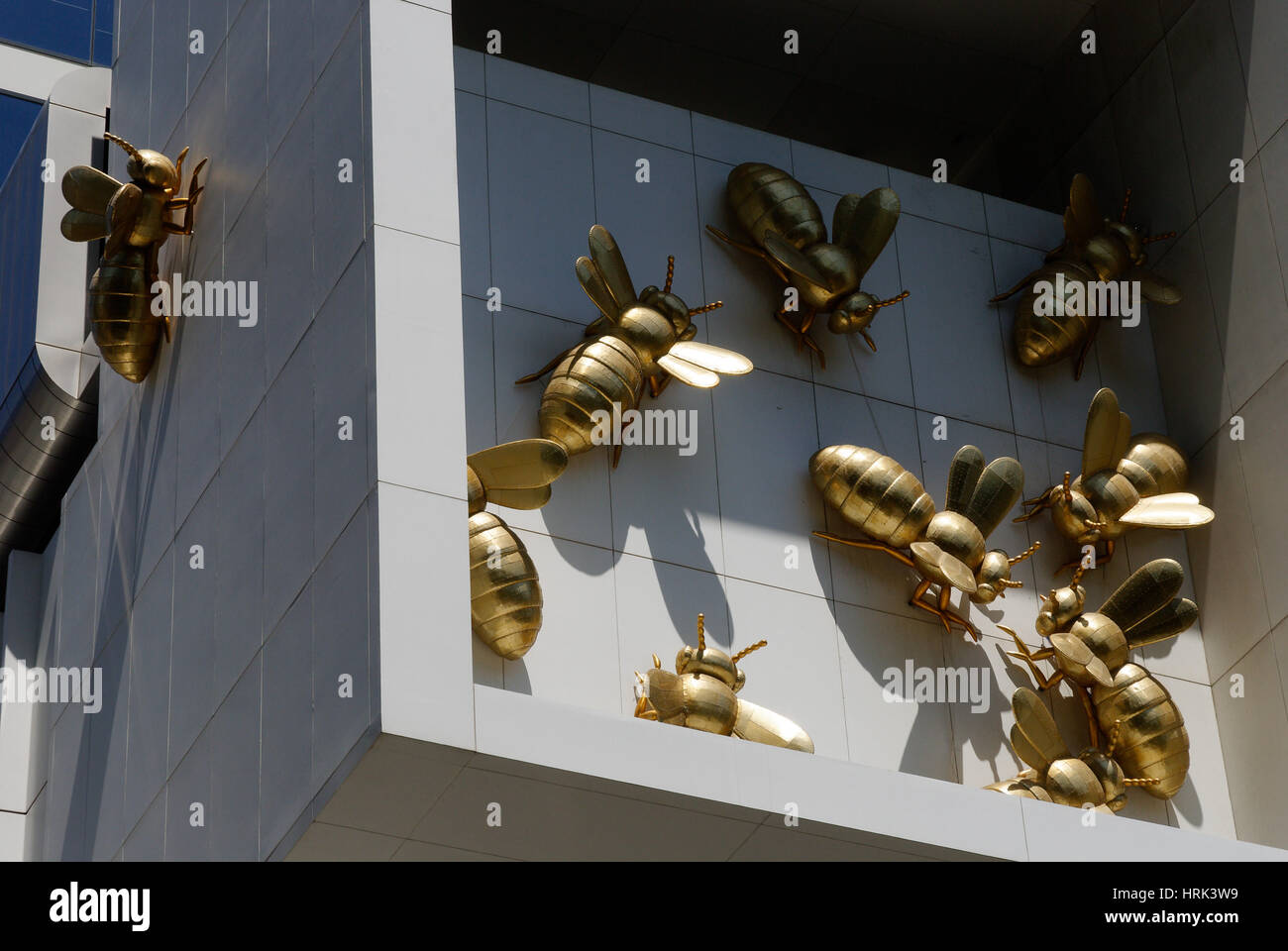 Bee sculpture hi-res stock photography and images - Alamy