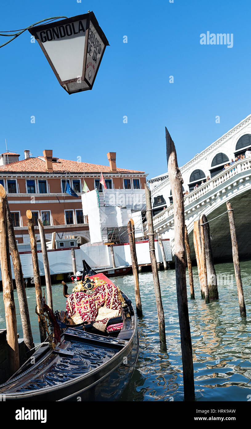 Rialto bridge in Venice, Italy. Grand Canal. Architecture and landmarks ...