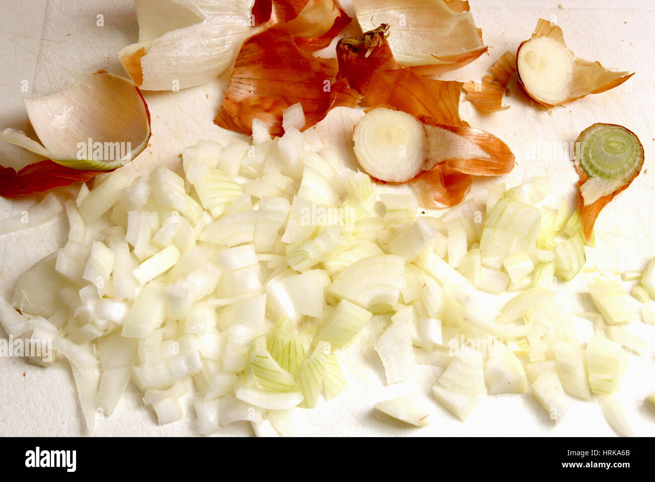 Roughly chopped onion hi-res stock photography and images - Alamy
